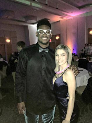 Juju Smith-Schuster attends prom after student couple breaks up before ...