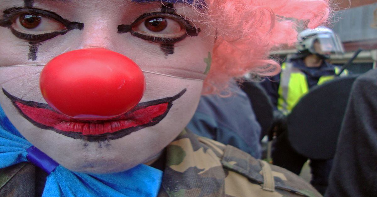 Parents warned about clown luring kids into woods in South Carolina