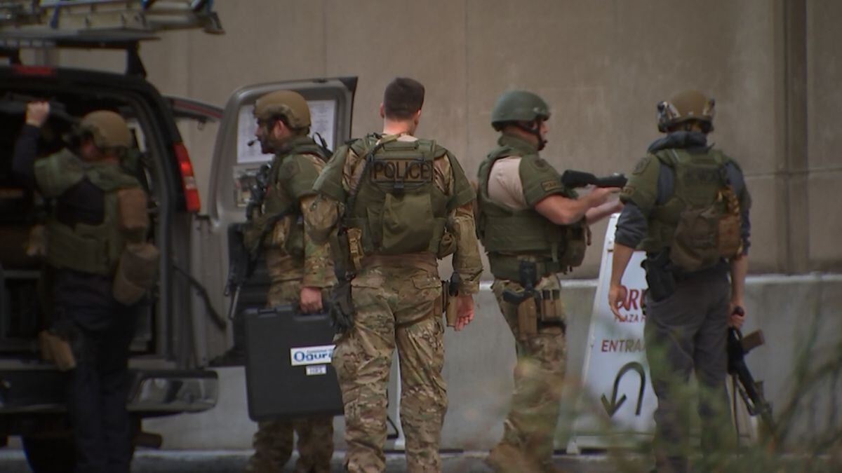 SWAT, police respond to downtown Pittsburgh hotel