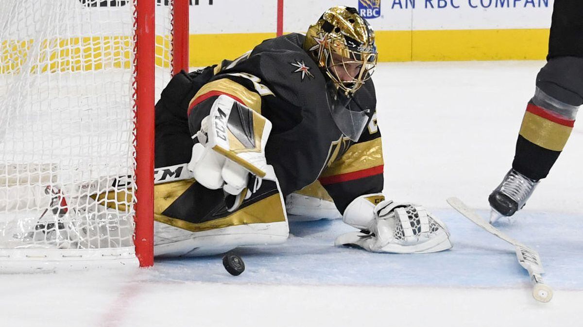Fleury makes insane diving glove save